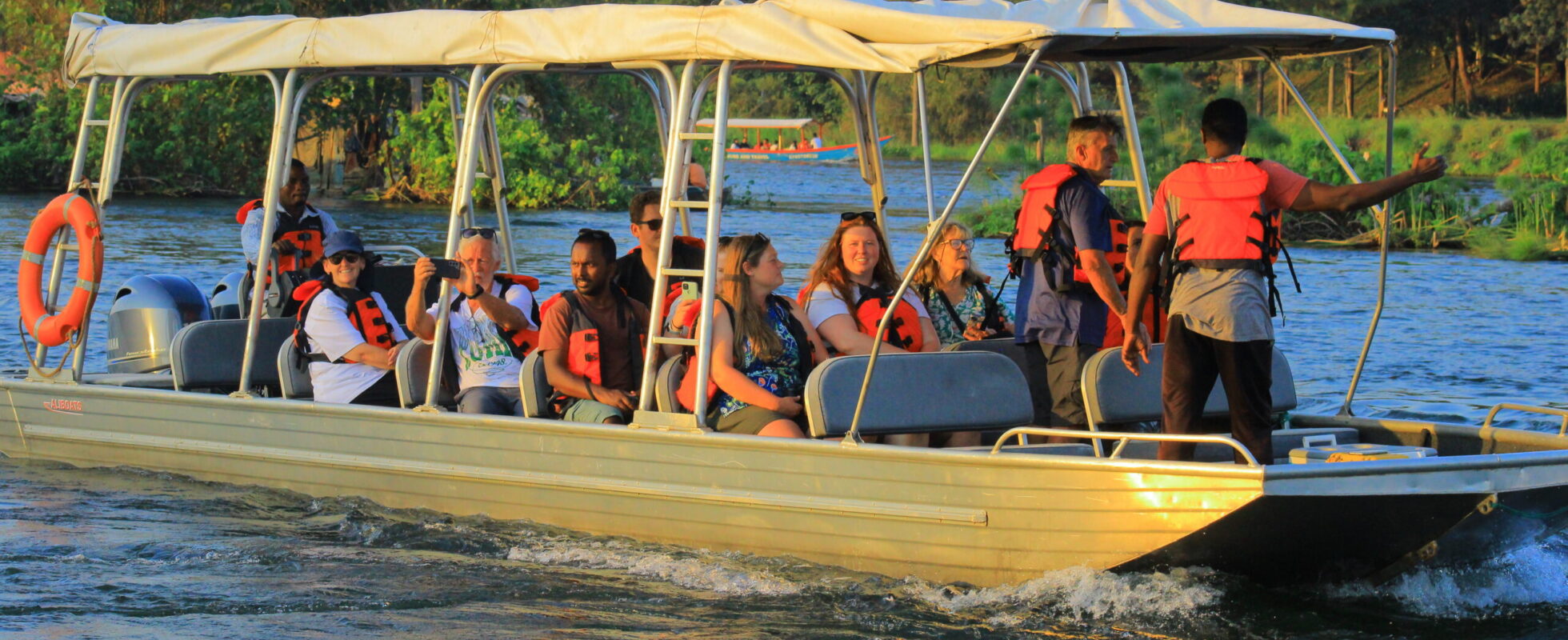 Excursion en bateau le long de la source du Nil - Safari en Afrique